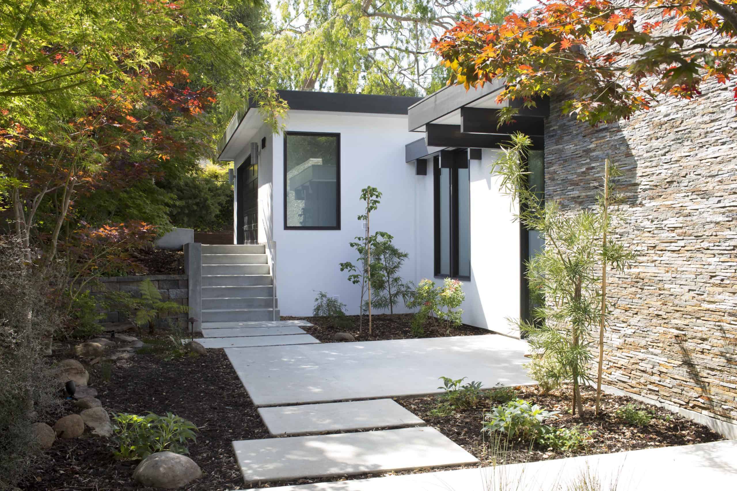 Modern Atrium House | Interior Designio